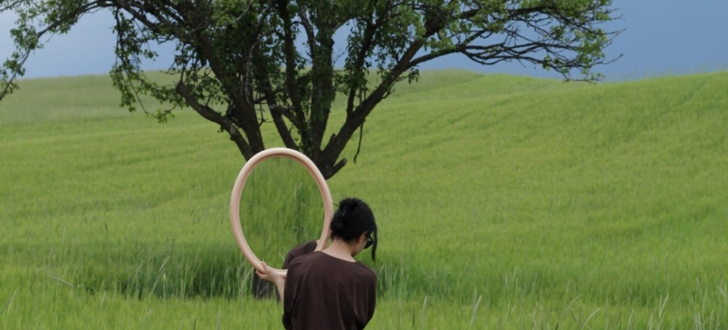 Solitude and Loneliness: 6 Ways to Understand the Difference - Solitude